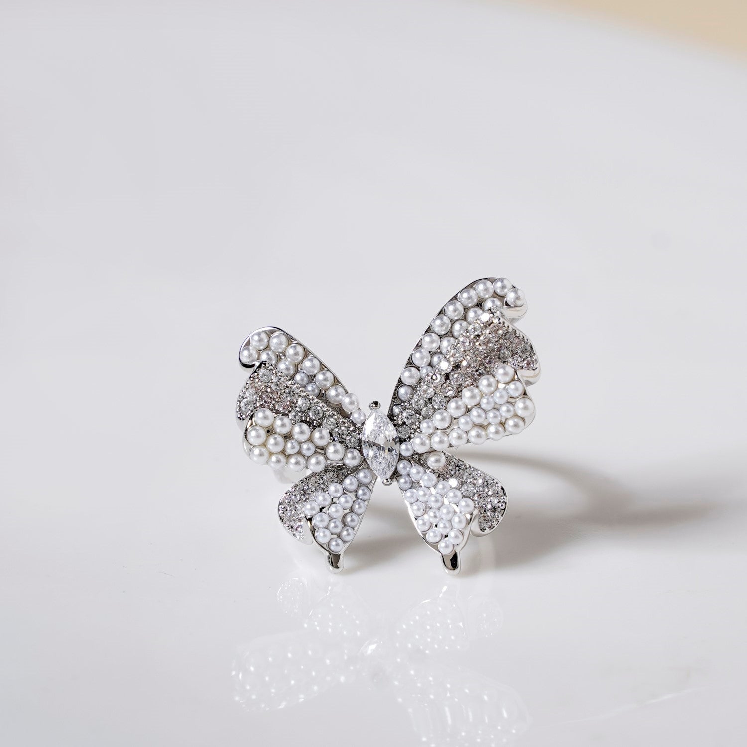Ring Online - Premium Pearled Butterfly Statement Ring Silver | Nestasia