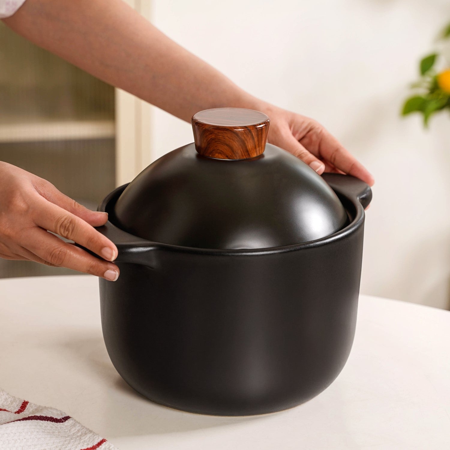 Maison Black Ceramic Cooking Pot With Lid 3700ml Online - Premium ...