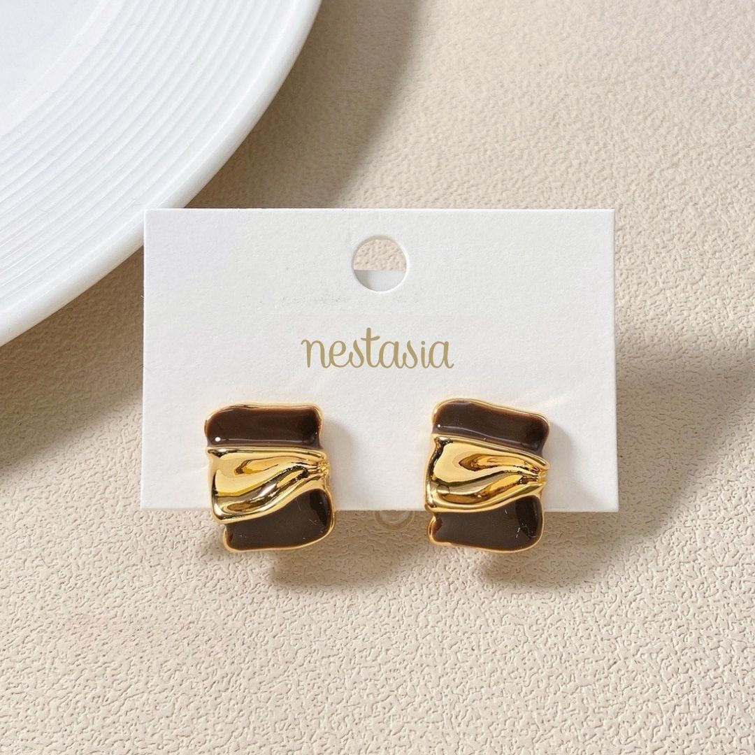 Jewellery Online - Premium Gold Embossed Studs Brown | Nestasia