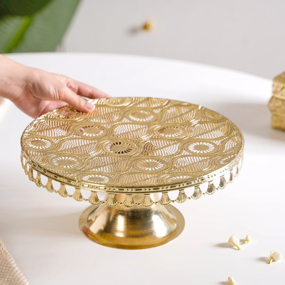 Gold Metal Decorative Round Cake Stand Online | Nestasia