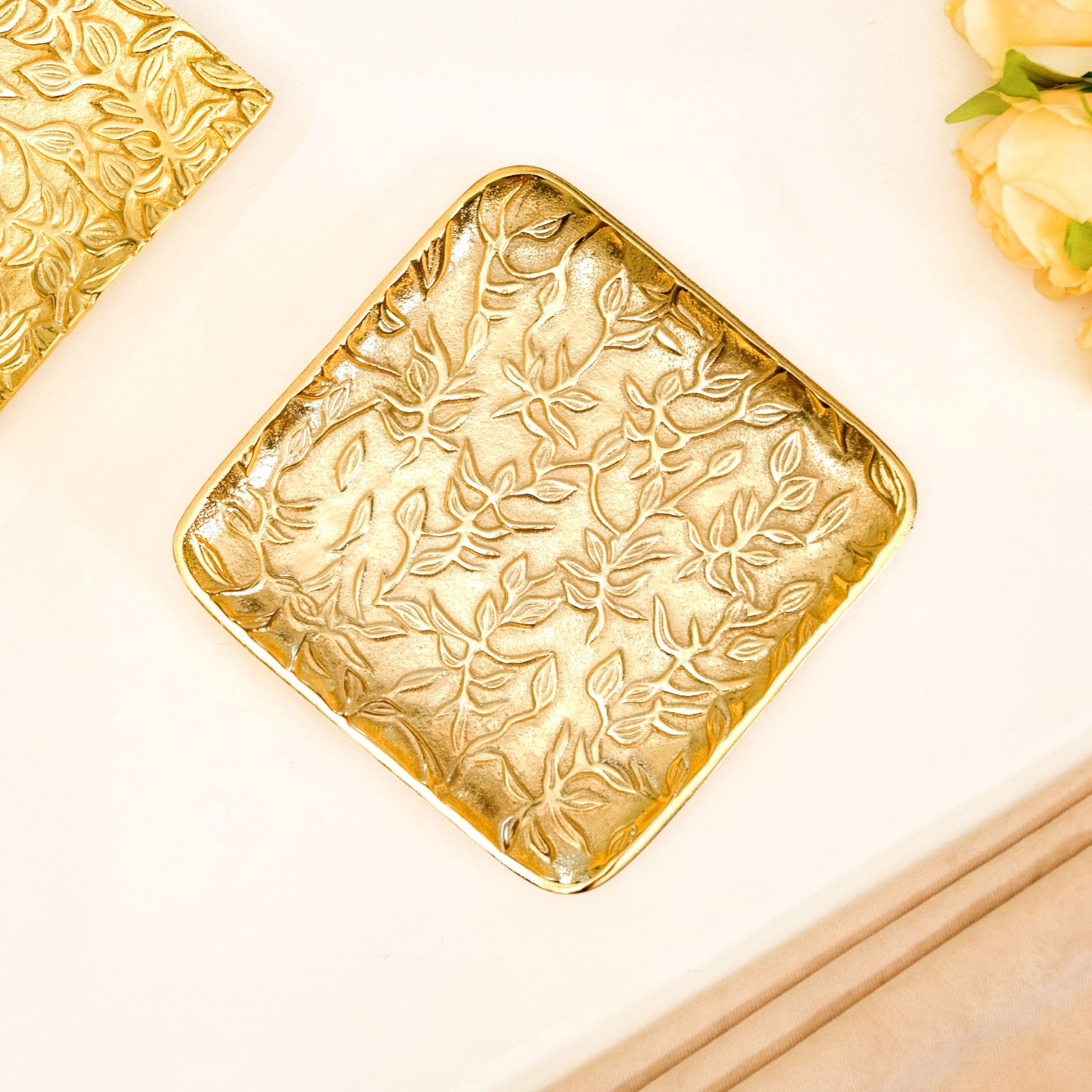 Square Crest Floral Metal Decorative Tray Online - Premium Decorative ...