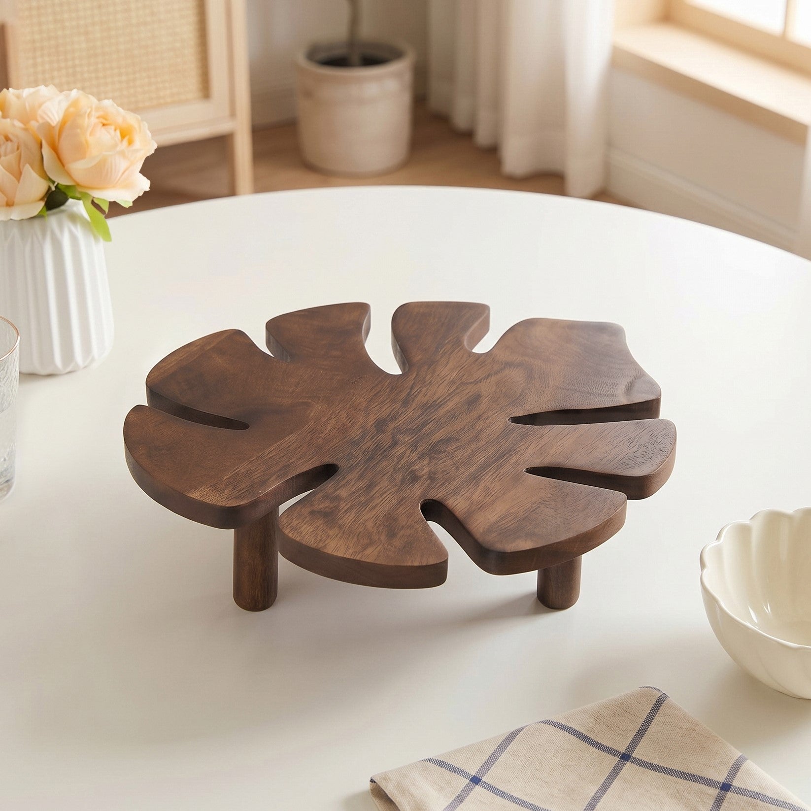 Nero Monstera Leaf Mango Wood Riser Online - Premium Platter | Nestasia