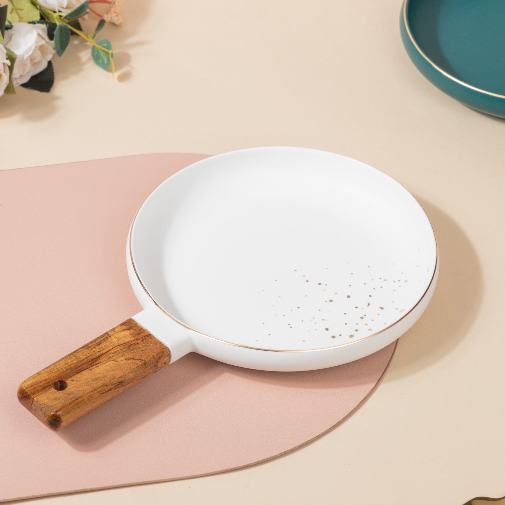 CARA Plate With Wooden Handle Online - Premium Platter | Nestasia