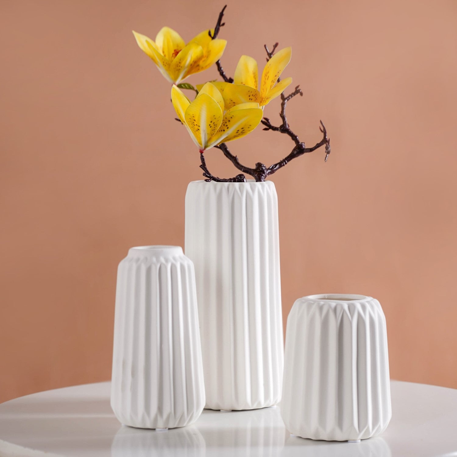 Minimalist Matte White Flower Vase Set Of 3 Online - Premium Vase ...