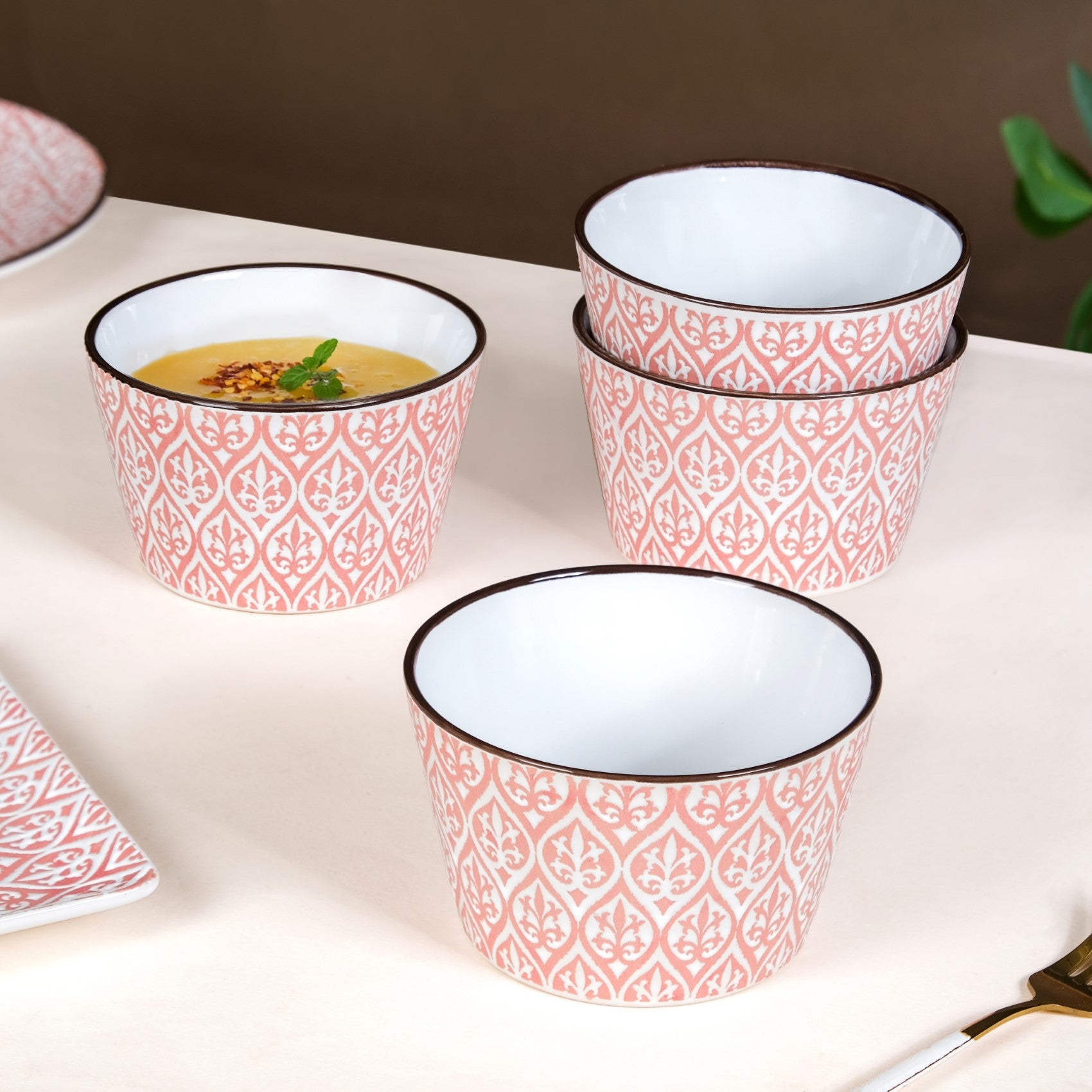 Set Of 4 Ceramic Baroque Serving Bowl Pink 650ml Online - Premium Serving Bowl | Nestasia
