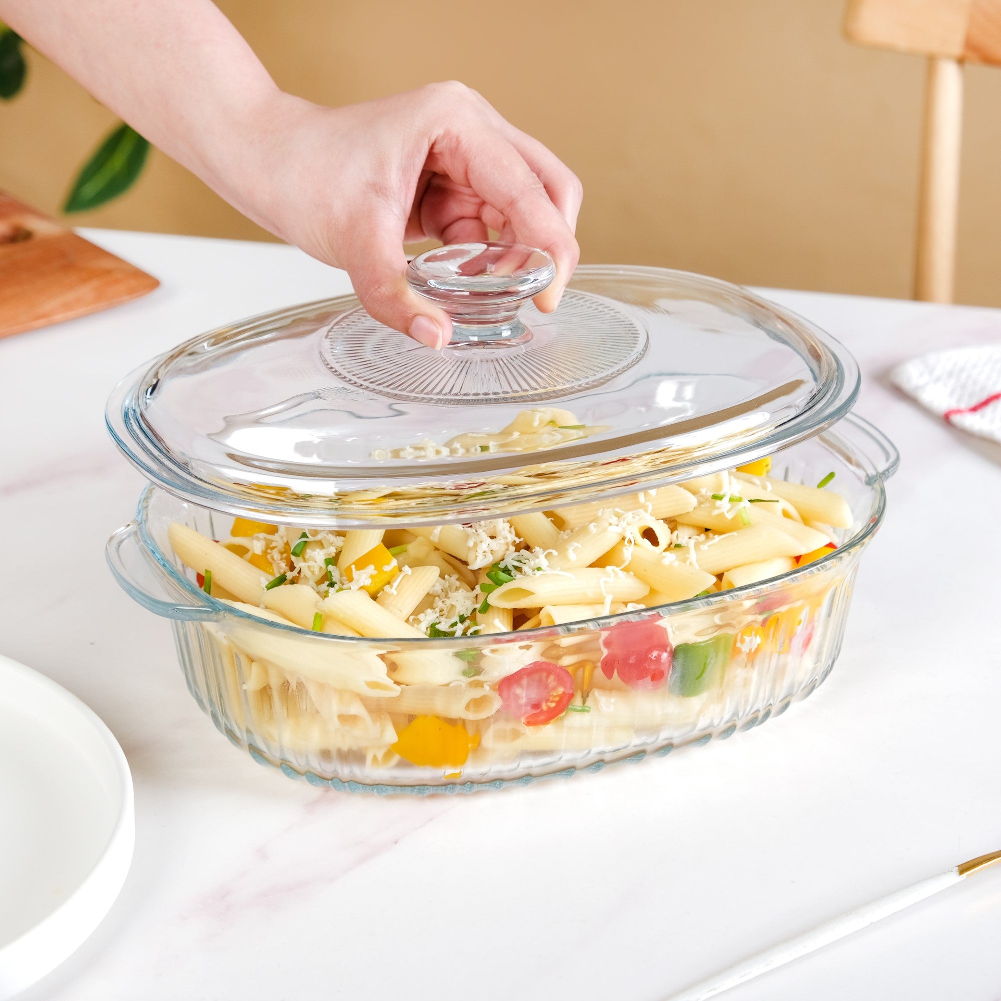 Glass casserole dish with lid store
