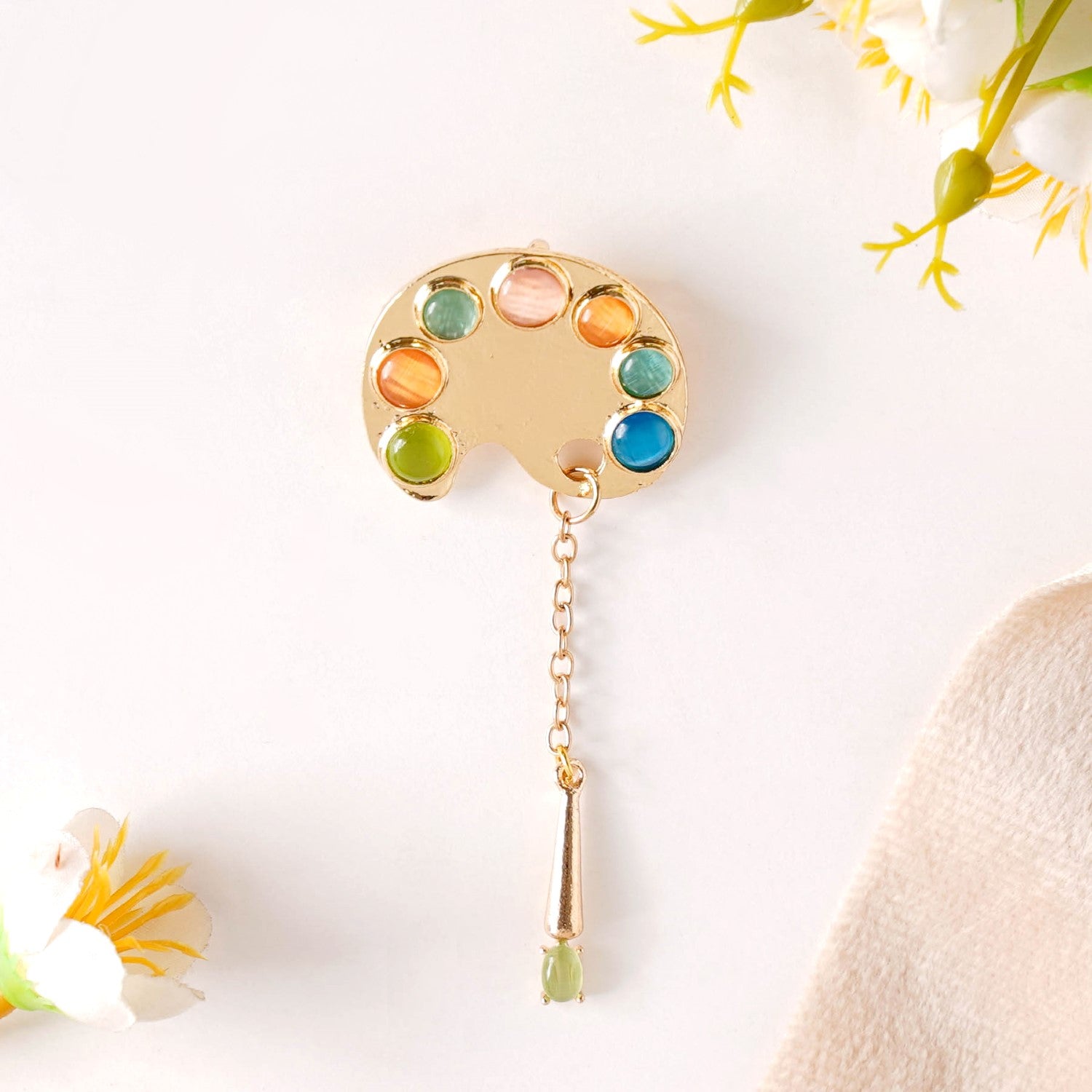 Artist Paint Palette Brooch Pin Online - Premium Beauty Accessory ...