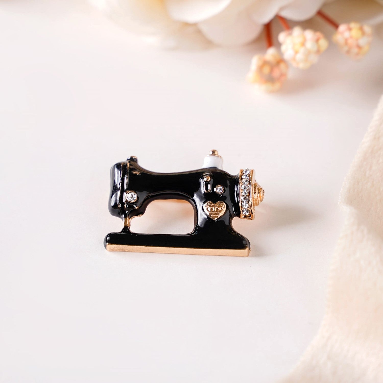 Sewing Machine Brooch Black Online - Premium Beauty Accessory | Nestasia