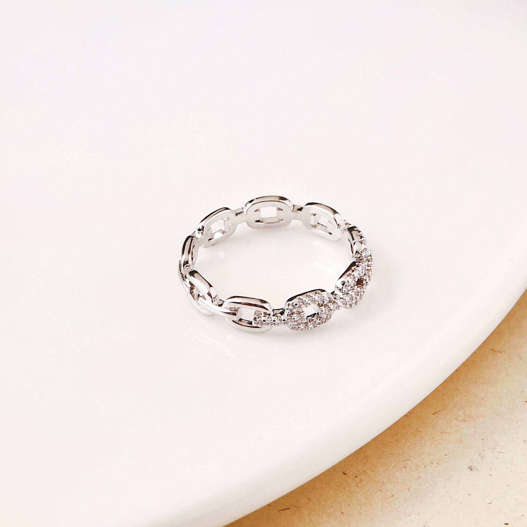 Ring Online - Premium Link Design Silver Ring | Nestasia