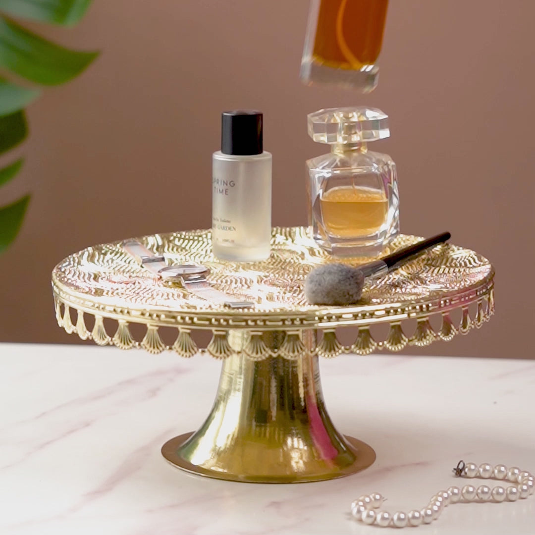 Gold Metal Decorative Round Cake Stand Online | Nestasia