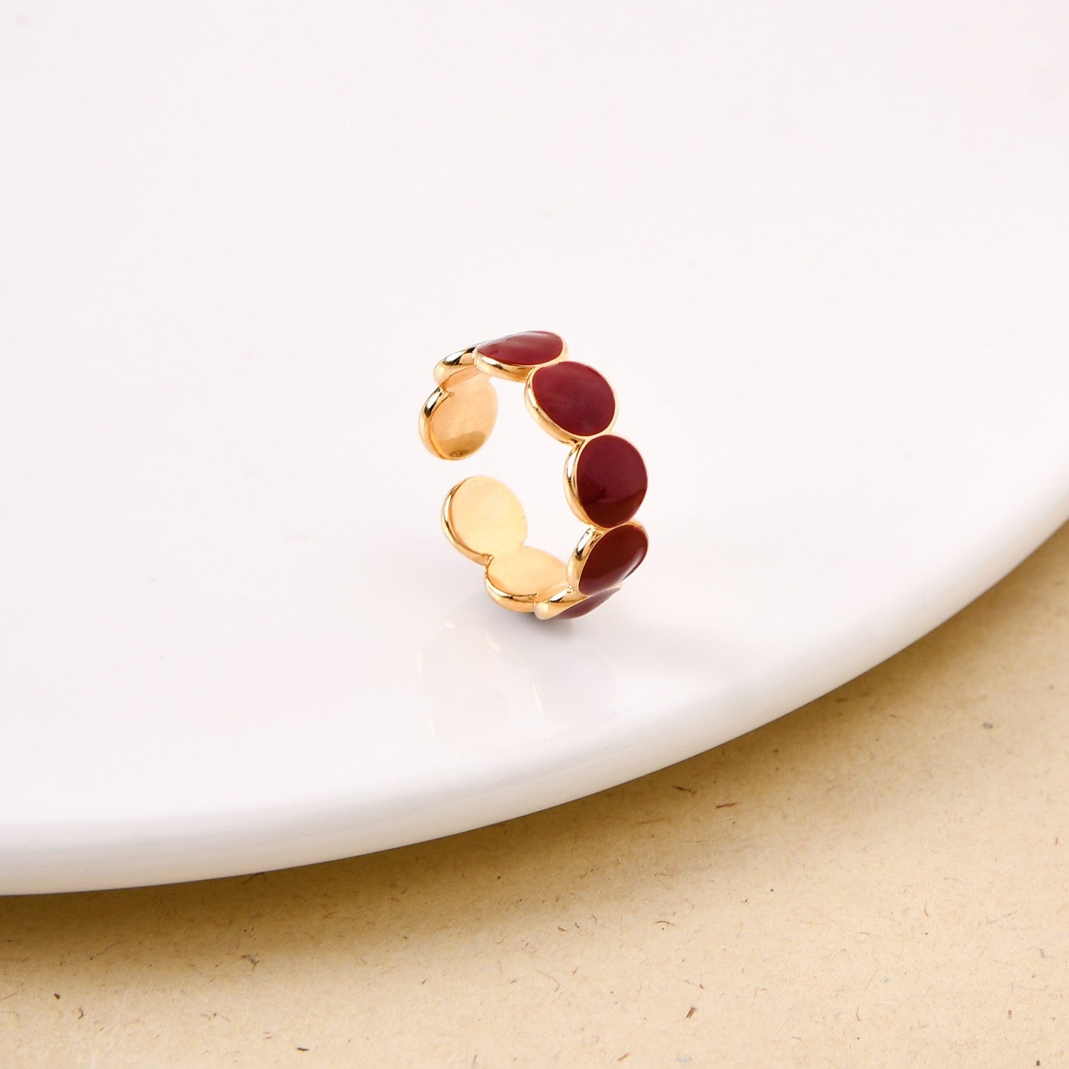 Ring Online - Premium Red Enamel Gold Ring | Nestasia