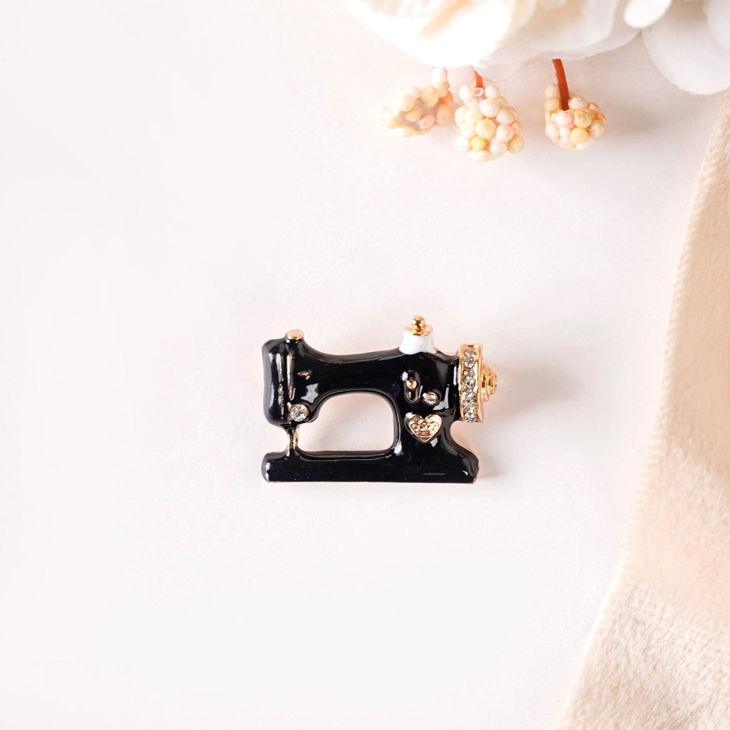 Sewing Machine Brooch Black Online - Premium Beauty Accessory | Nestasia