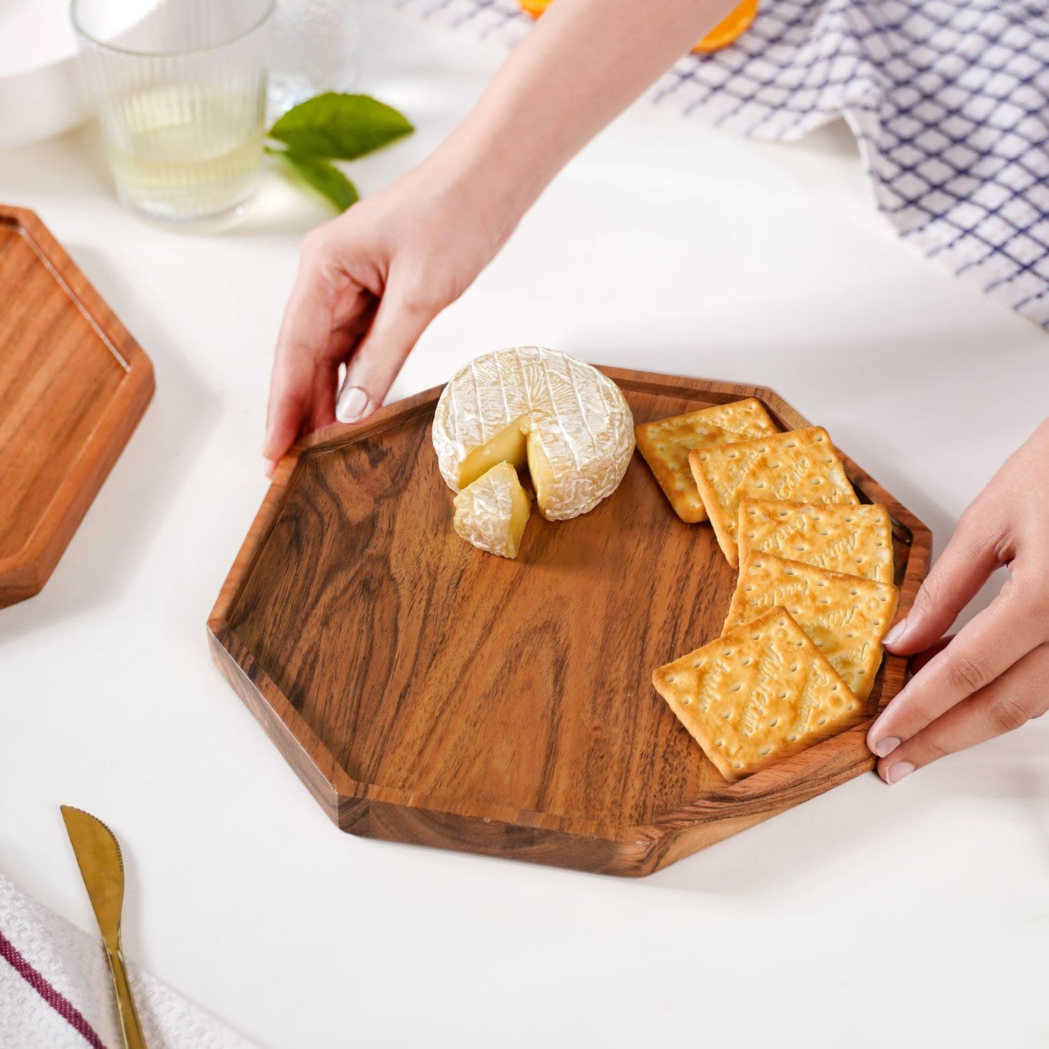 Small Octagon Wooden Serving Platter Online - Premium Platter | Nestasia