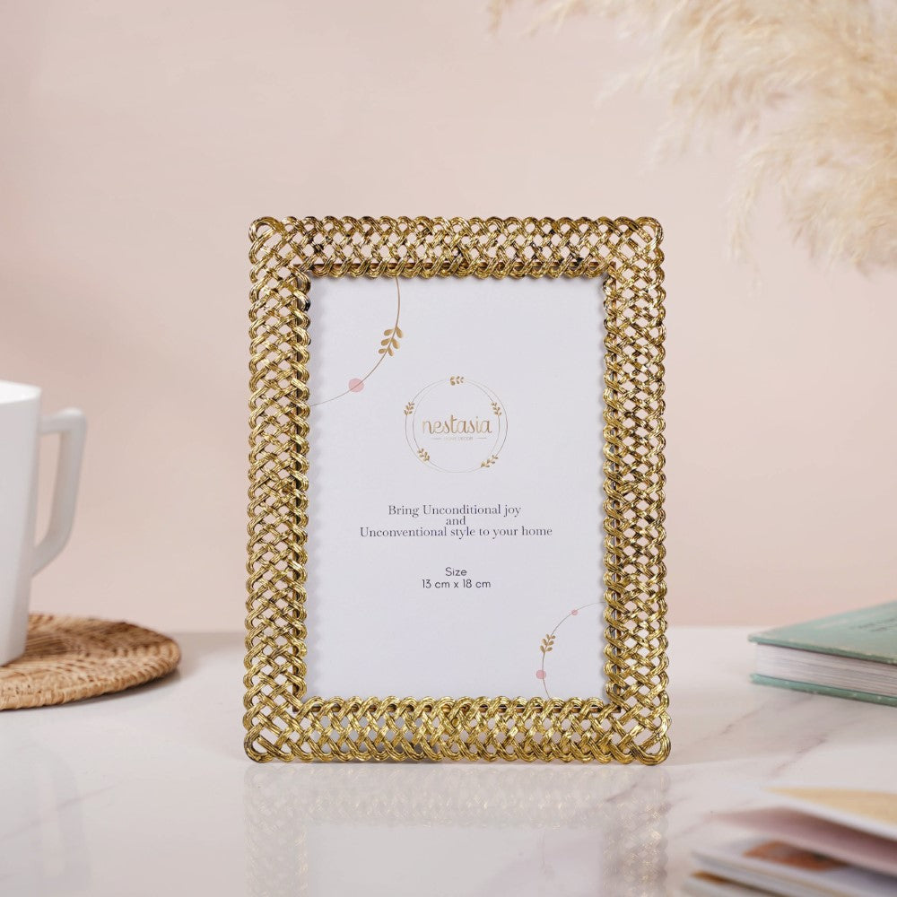 Golden Helical Photo Frame Online - Premium Photo Frame | Nestasia
