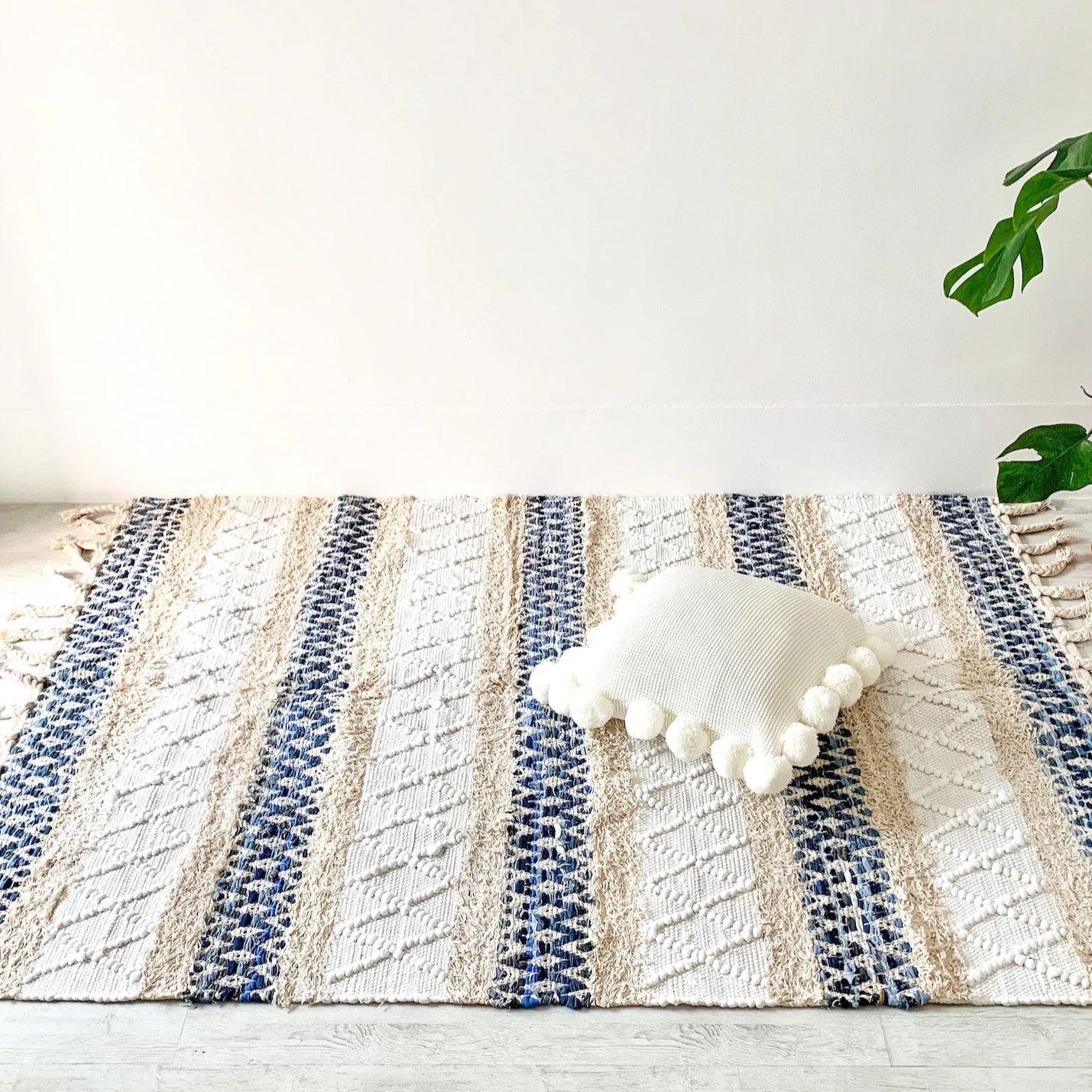 BOHO Ivy Hand Woven Rug - White and Blue Online - Premium Rug | Nestasia