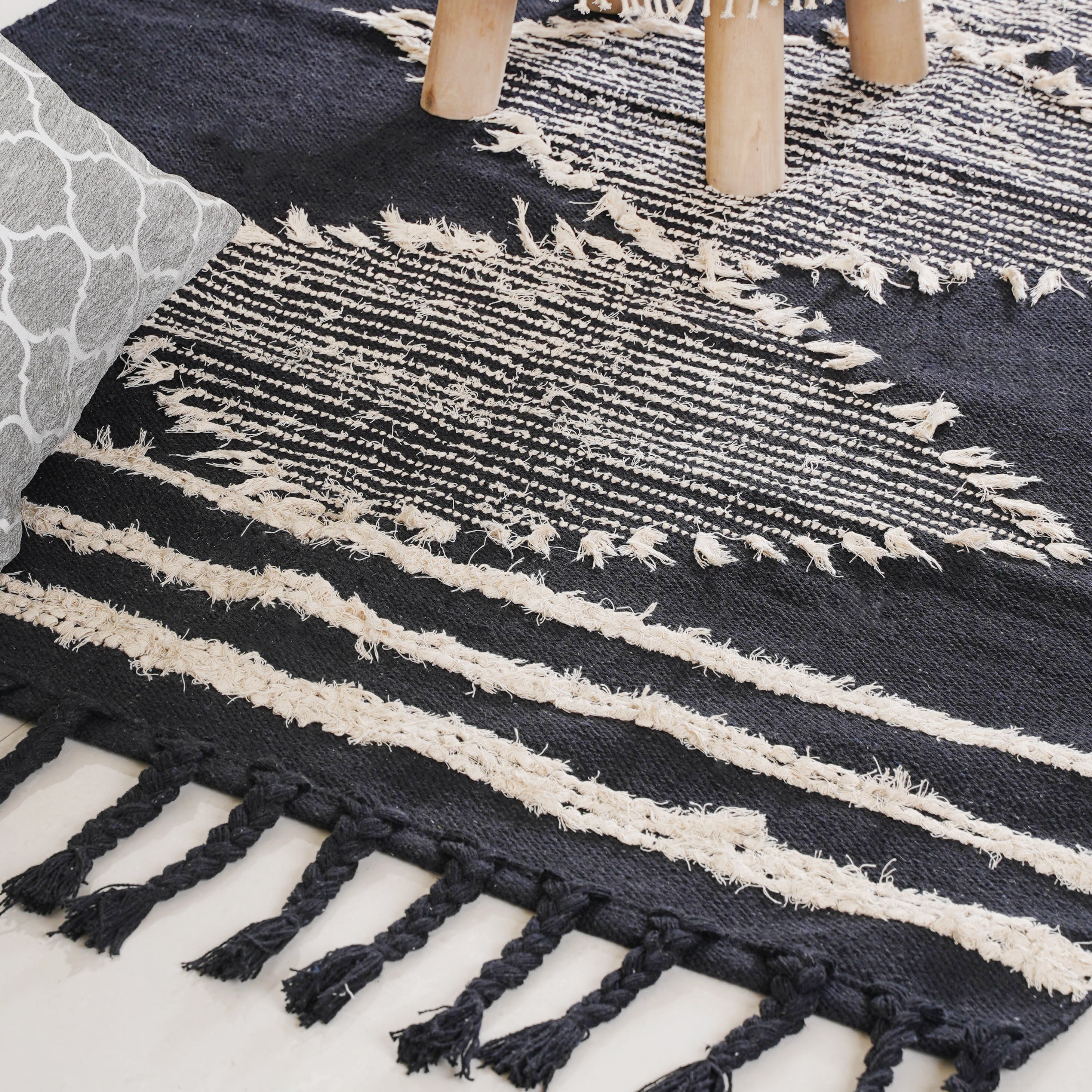 Black Handwoven Carpet for Living Room