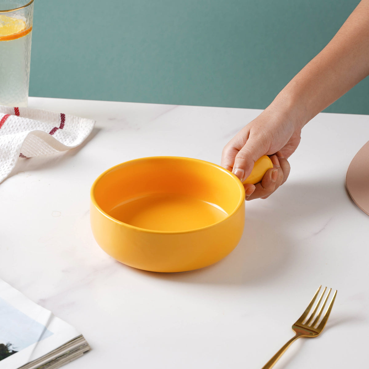 Sunny Side Up Baking Pan With Handle