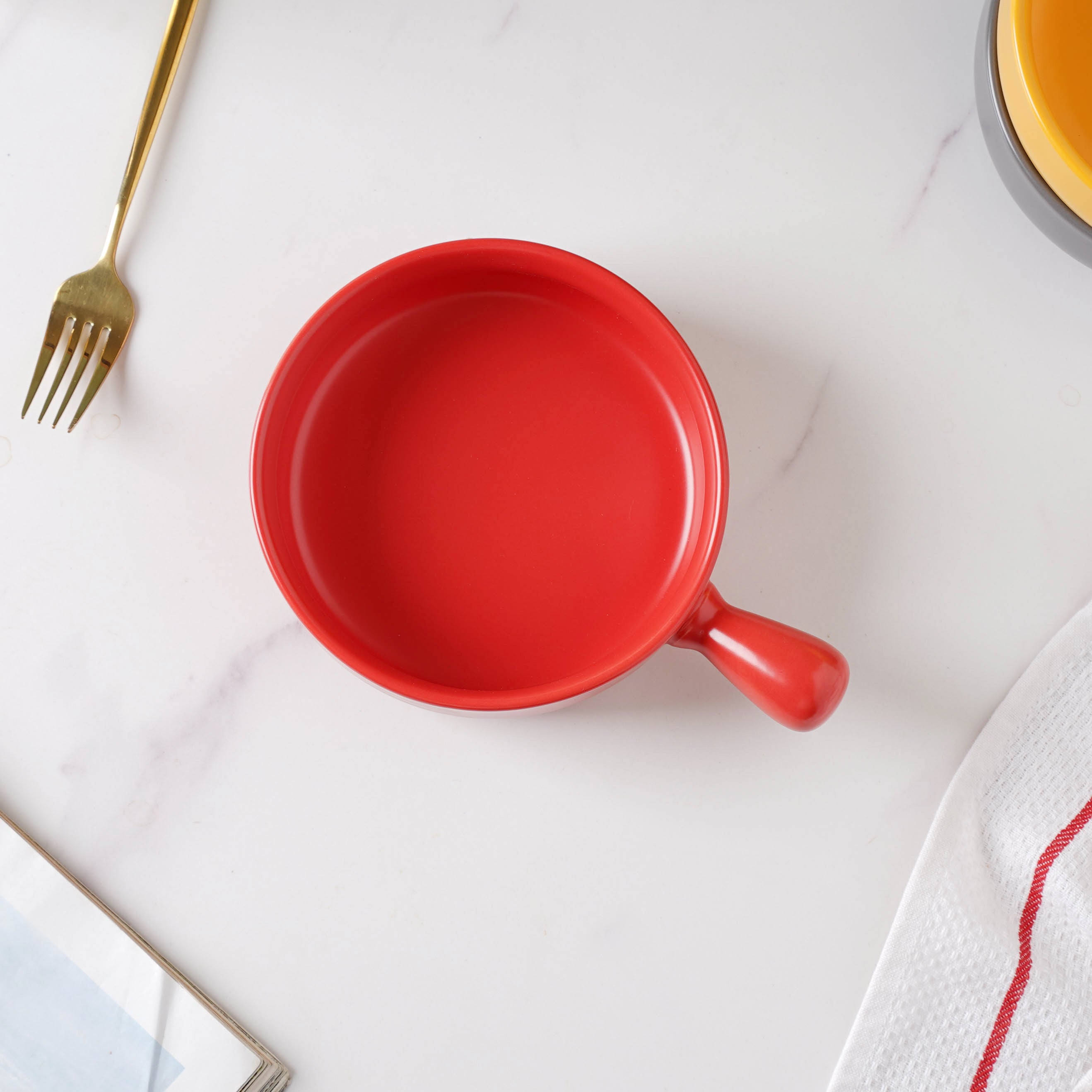Ruby Red Baking Pan With Handle Online - Premium Bowl with Handle ...
