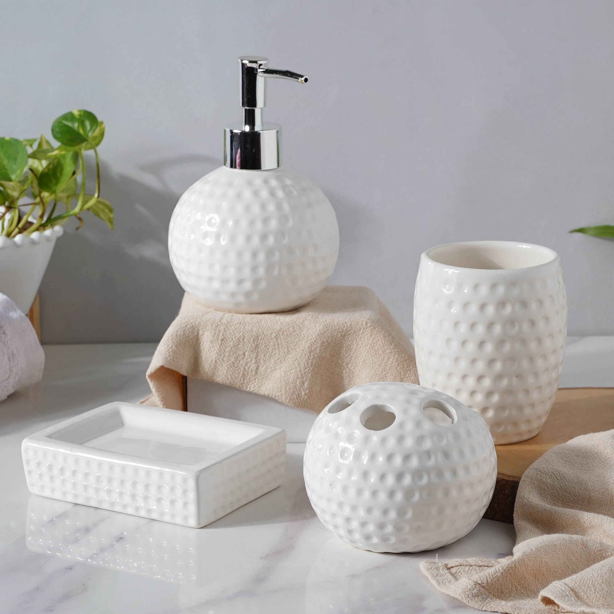 Cloudy White Fantasia Bath Set Online - Premium Bath Set | Nestasia