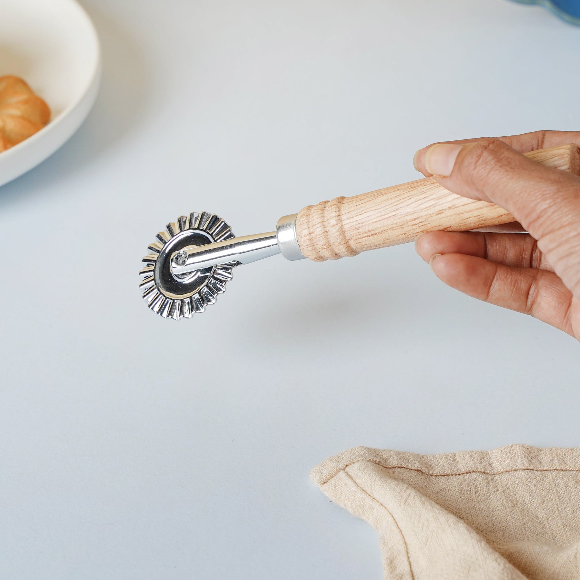 Pie Crimper Online - Premium Kitchen Tool | Nestasia