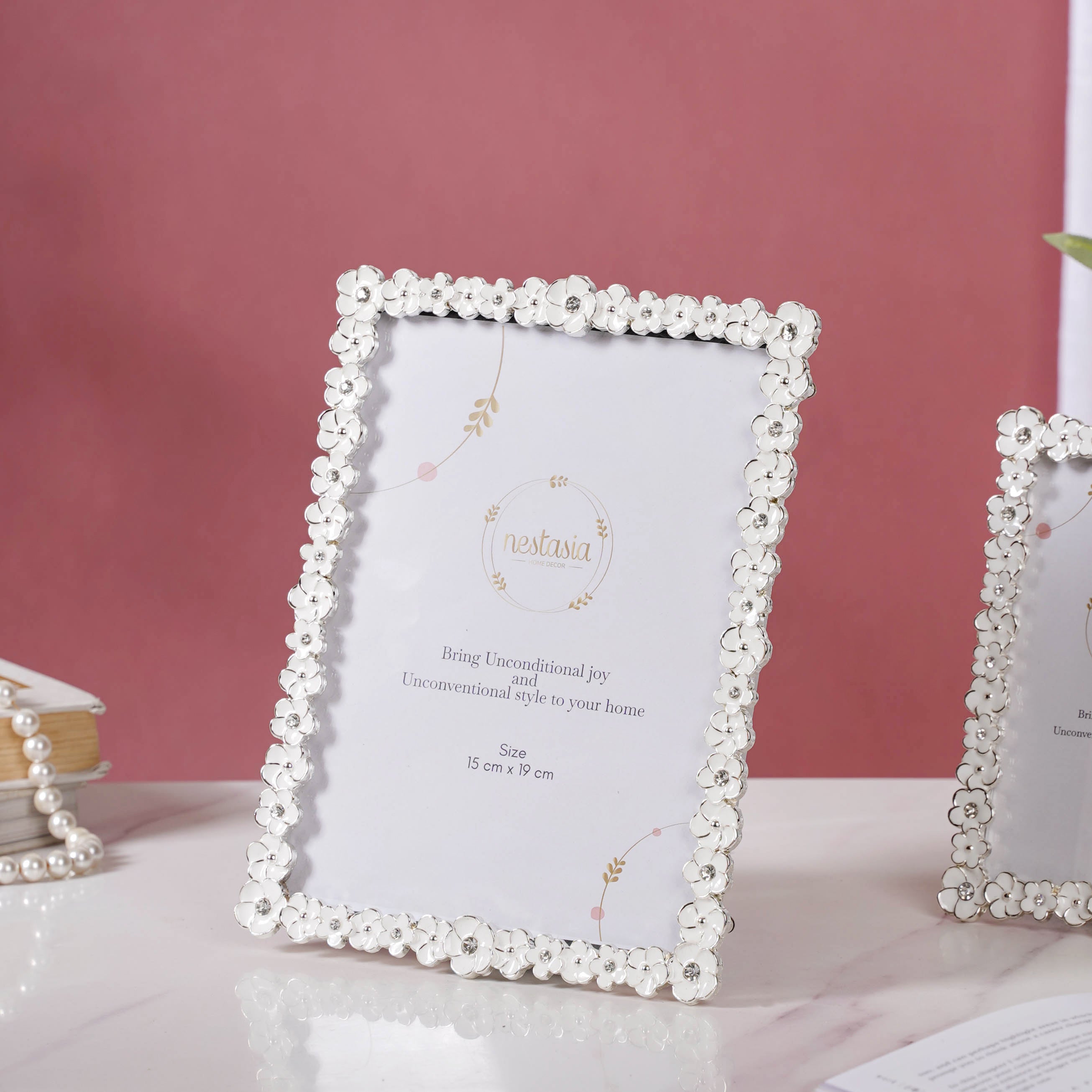 White Wreath Photo Frame Large