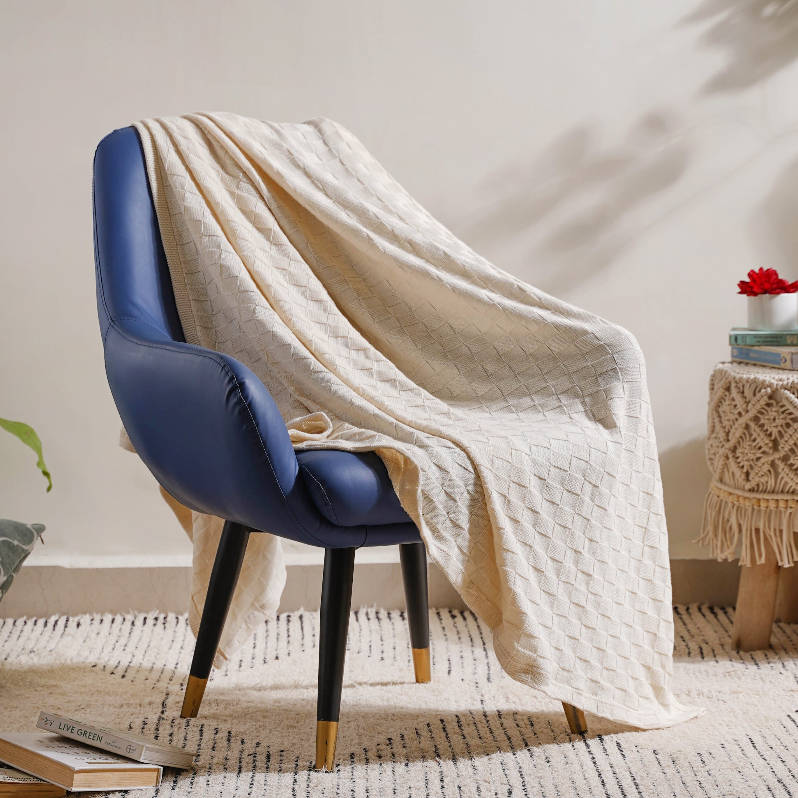 Off White Check Knitted Throw Online - Premium Throw Blanket | Nestasia
