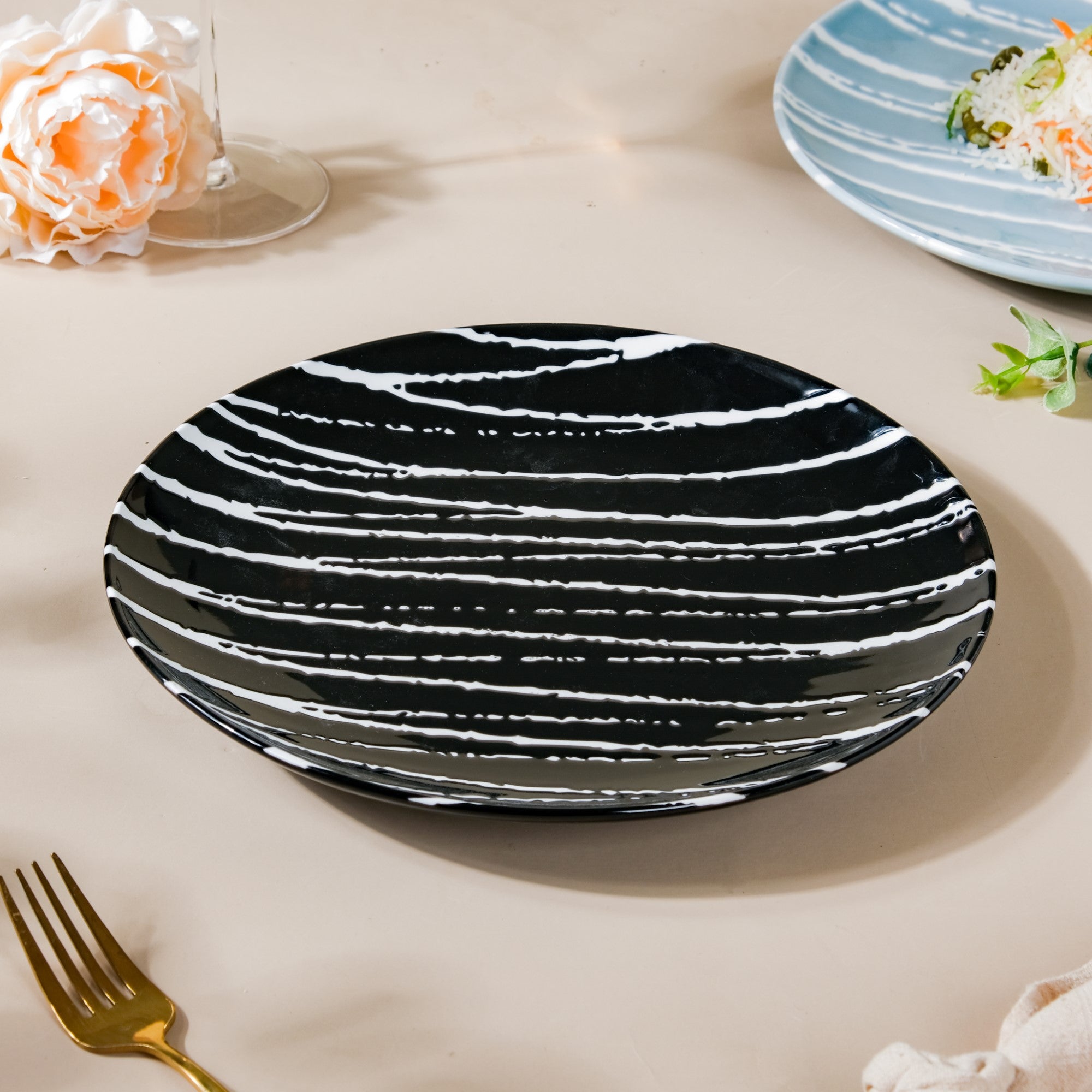 Sleek Abstract Patterned Dinner Plate Black 9.5 Inch Online - Premium ...