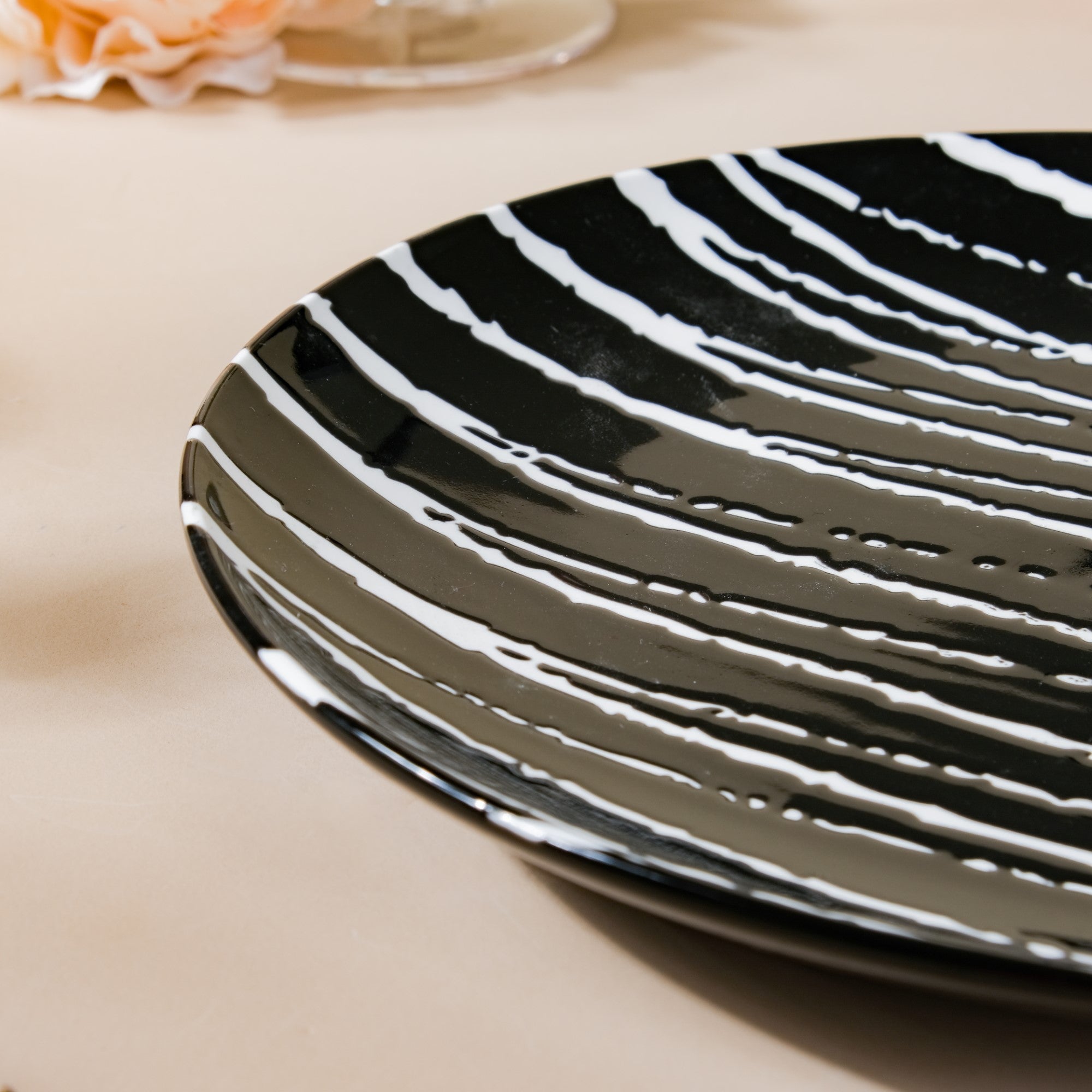 Sleek Abstract Patterned Dinner Plate Black 9.5 Inch Online - Premium ...