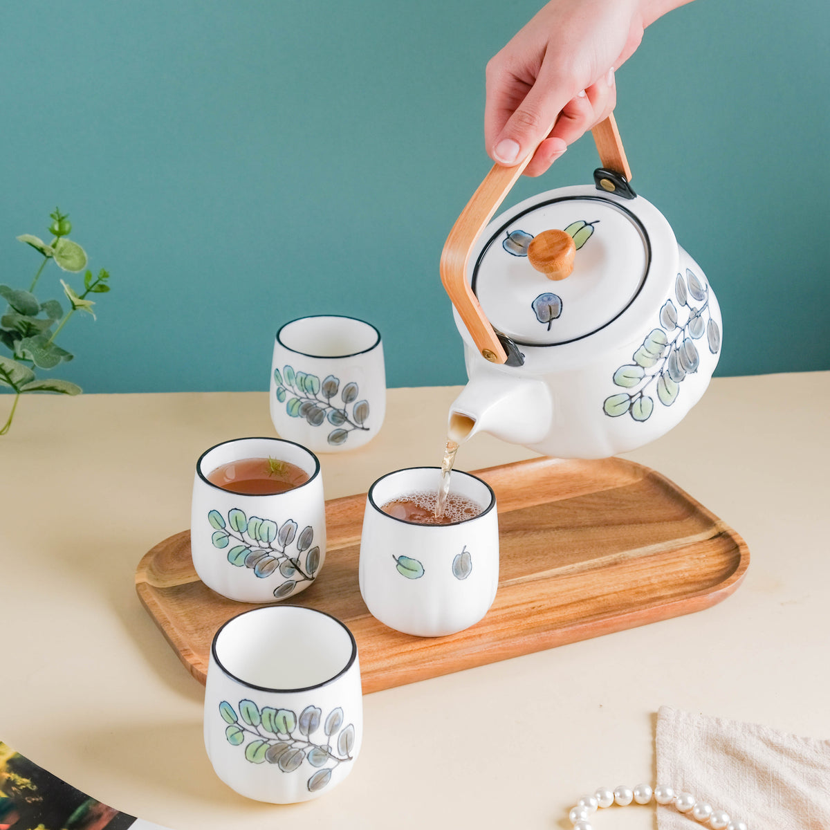 Aspen Leaves Tea Set With Wooden Tray