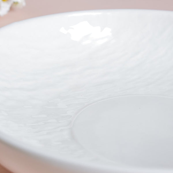 Frore Textured Ceramic Deep Dish White 8.5 Inch