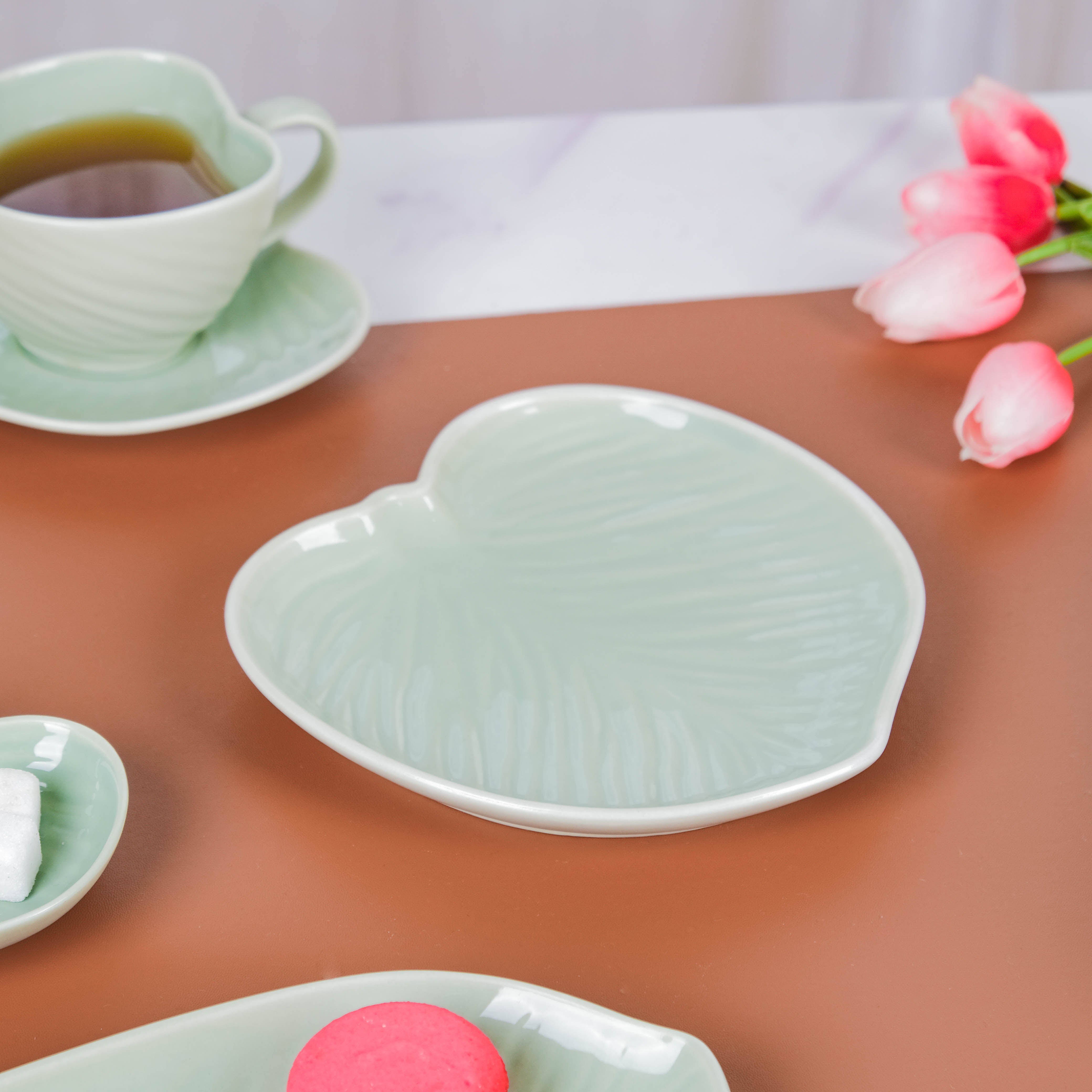 Taro Leaf Small Snack Plate 7 Inch Online - Premium Snack Plate | Nestasia