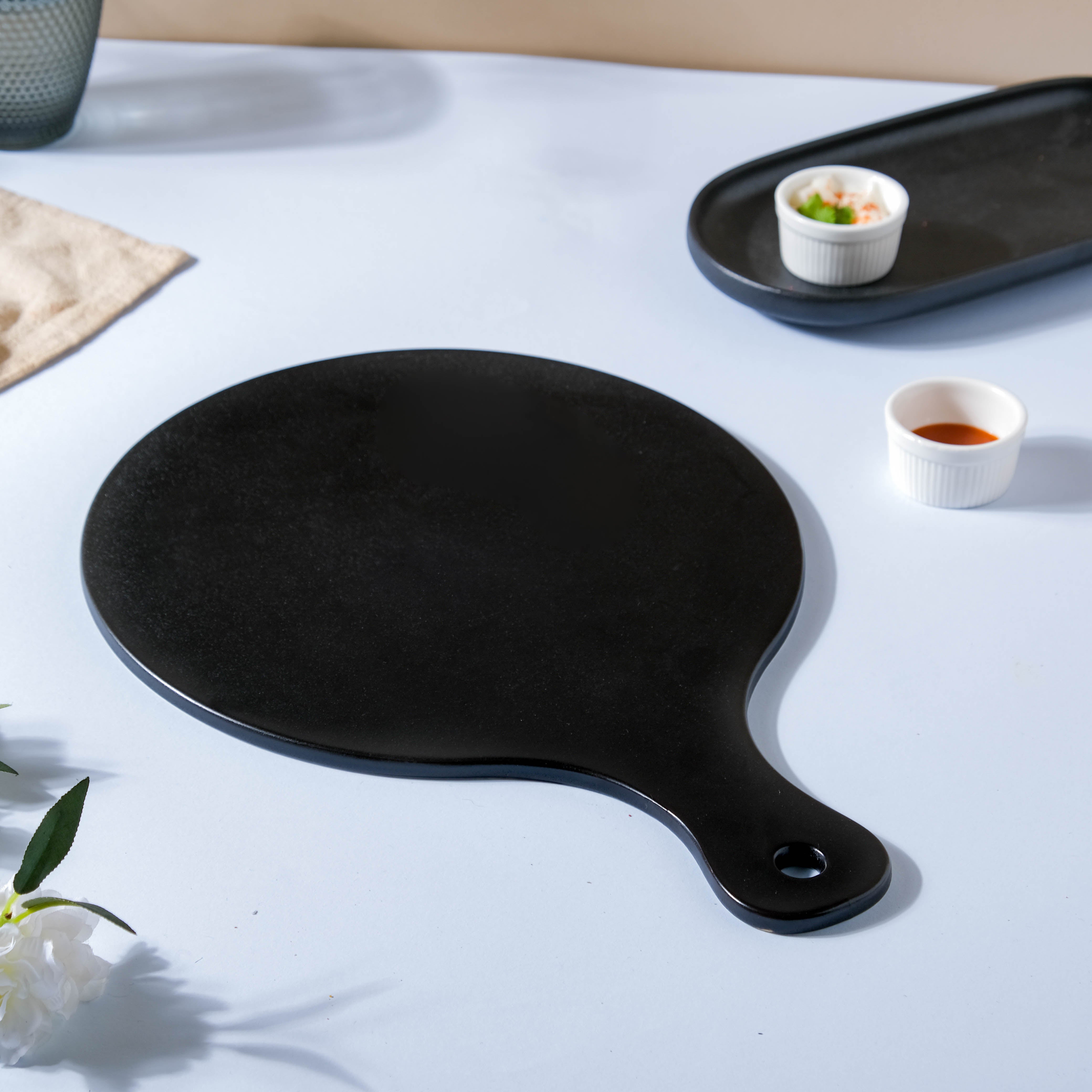Black Pizza Platter With Handle