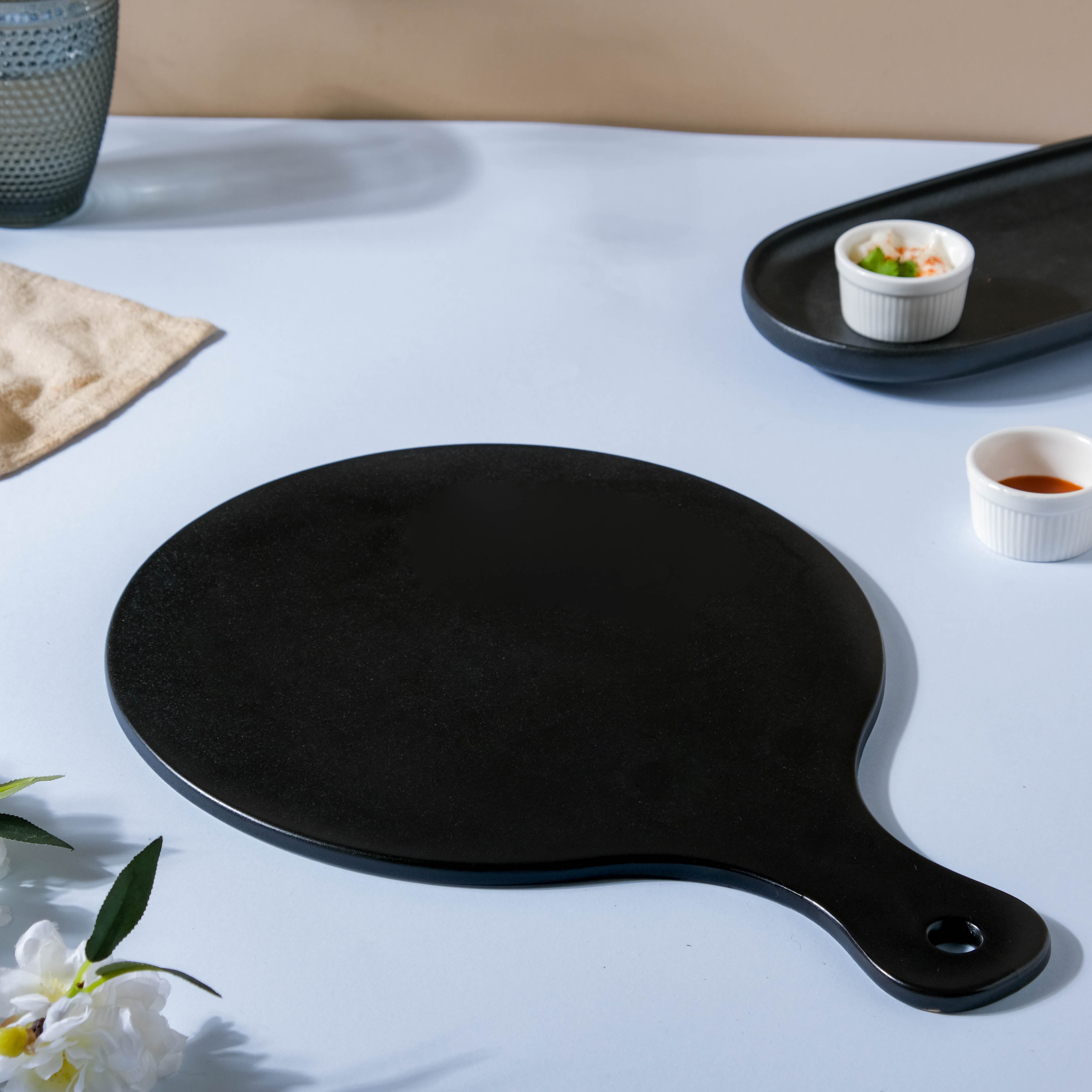 Black Pizza Platter With Handle