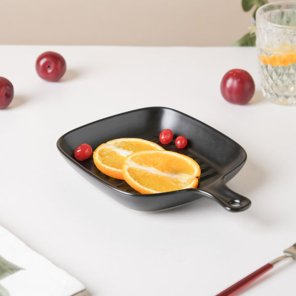 Ribbed Ceramic Baking Plate With Handle Black 250 ml