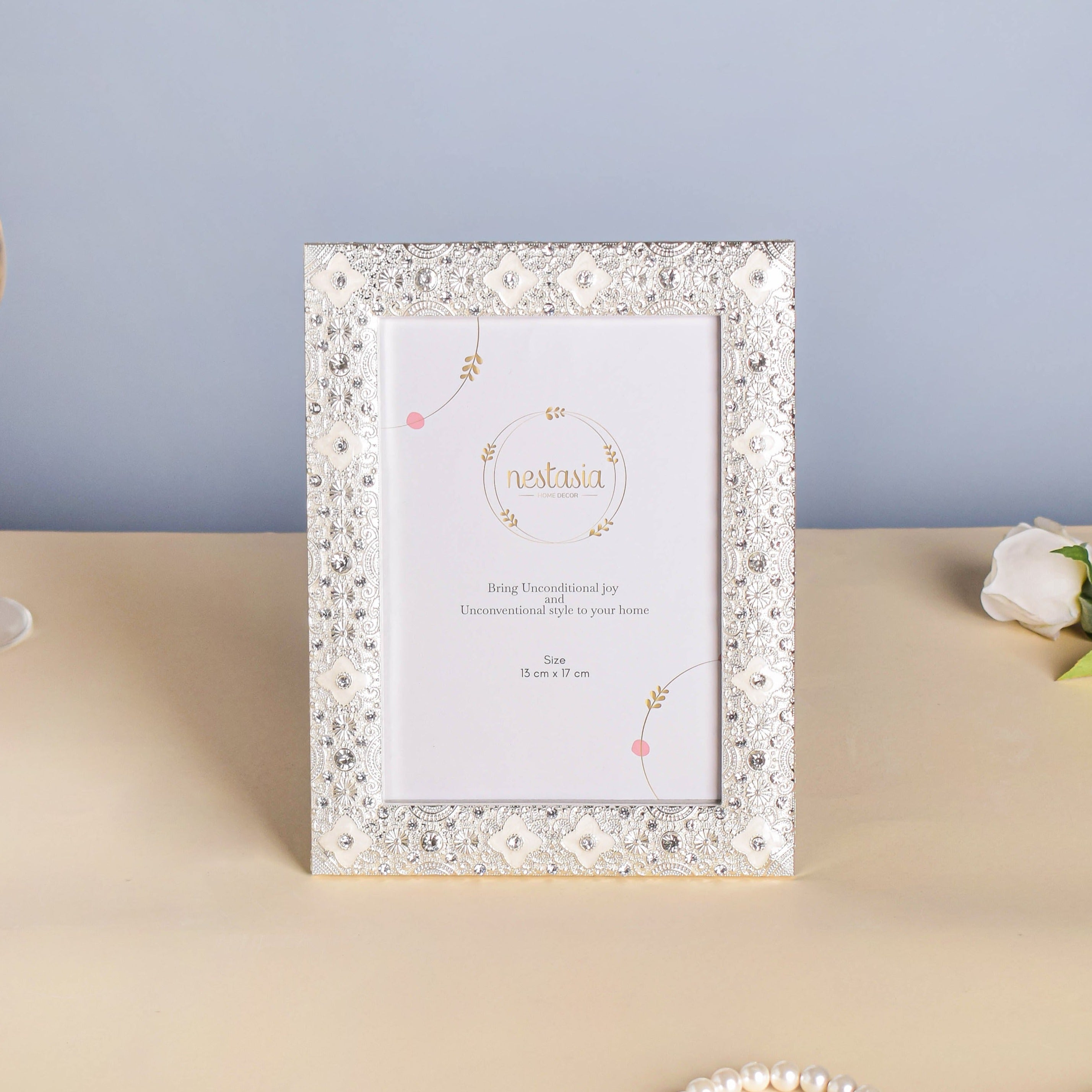 Elegant White Photo Frame Online - Premium Photo Frame | Nestasia