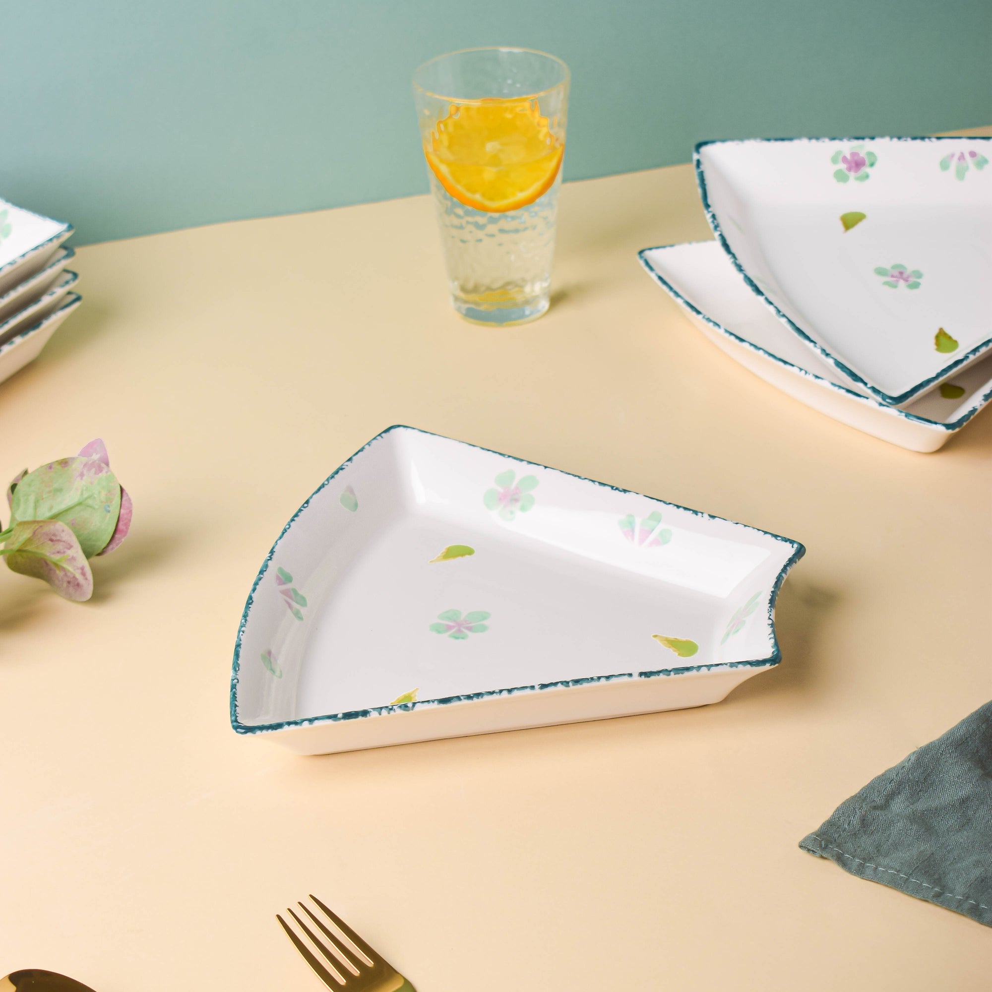 Green Floral Snack Plates Set Of 8 Online - Premium Snack Plate | Nestasia