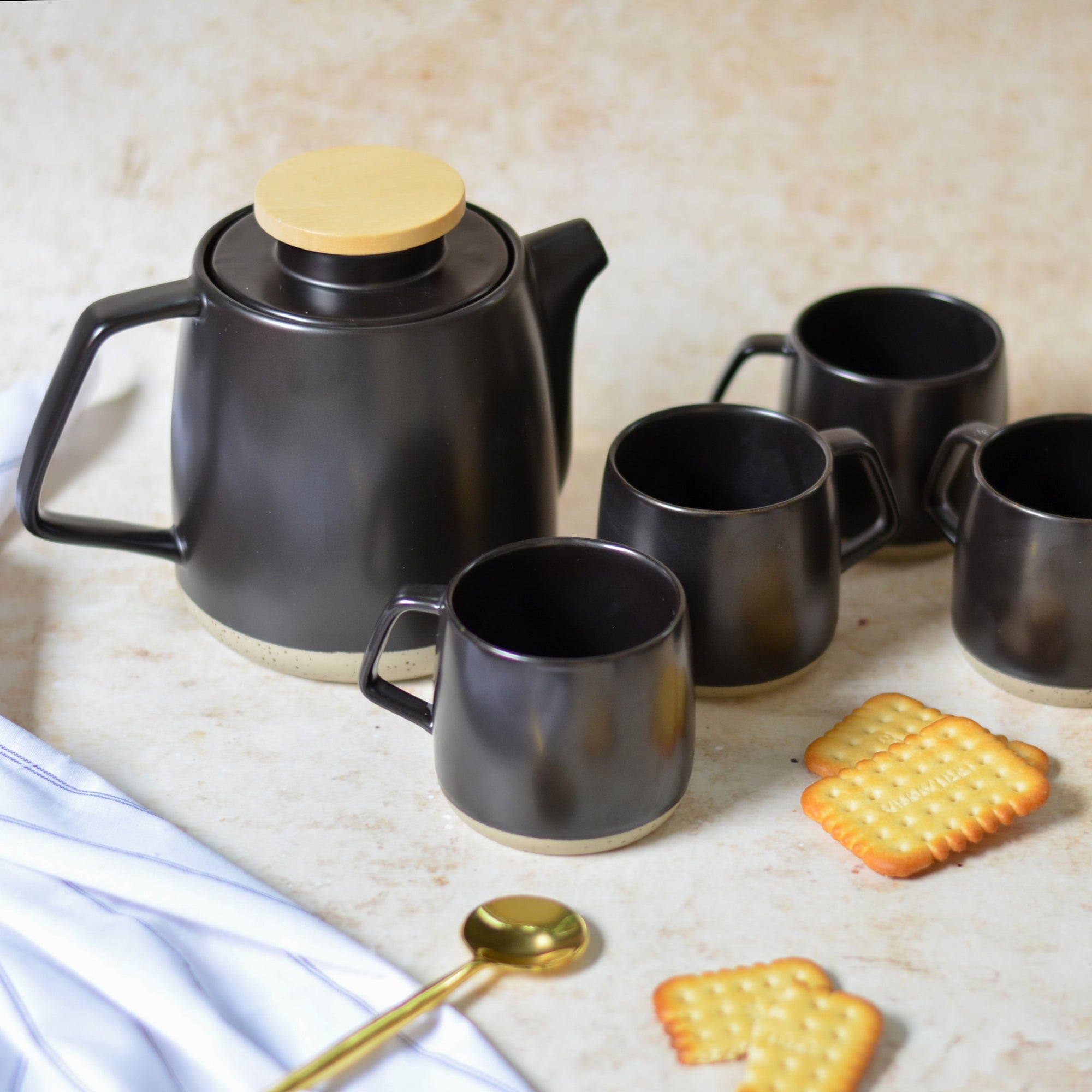 Black Tea Set Online - Premium Tea Set | Nestasia