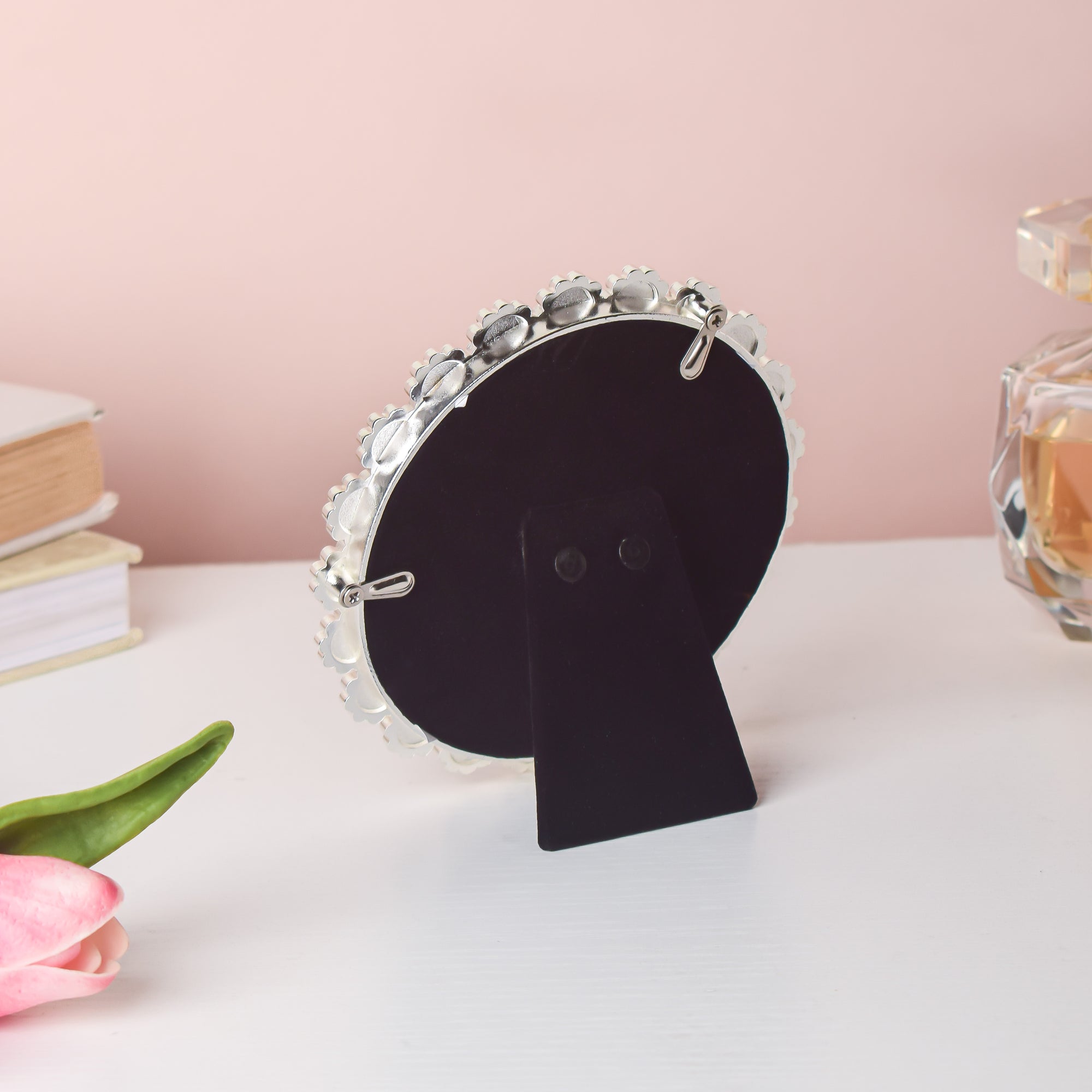 Sweet Daisy Round Photo Frame 5 Inch Online - Premium Photo Frame ...