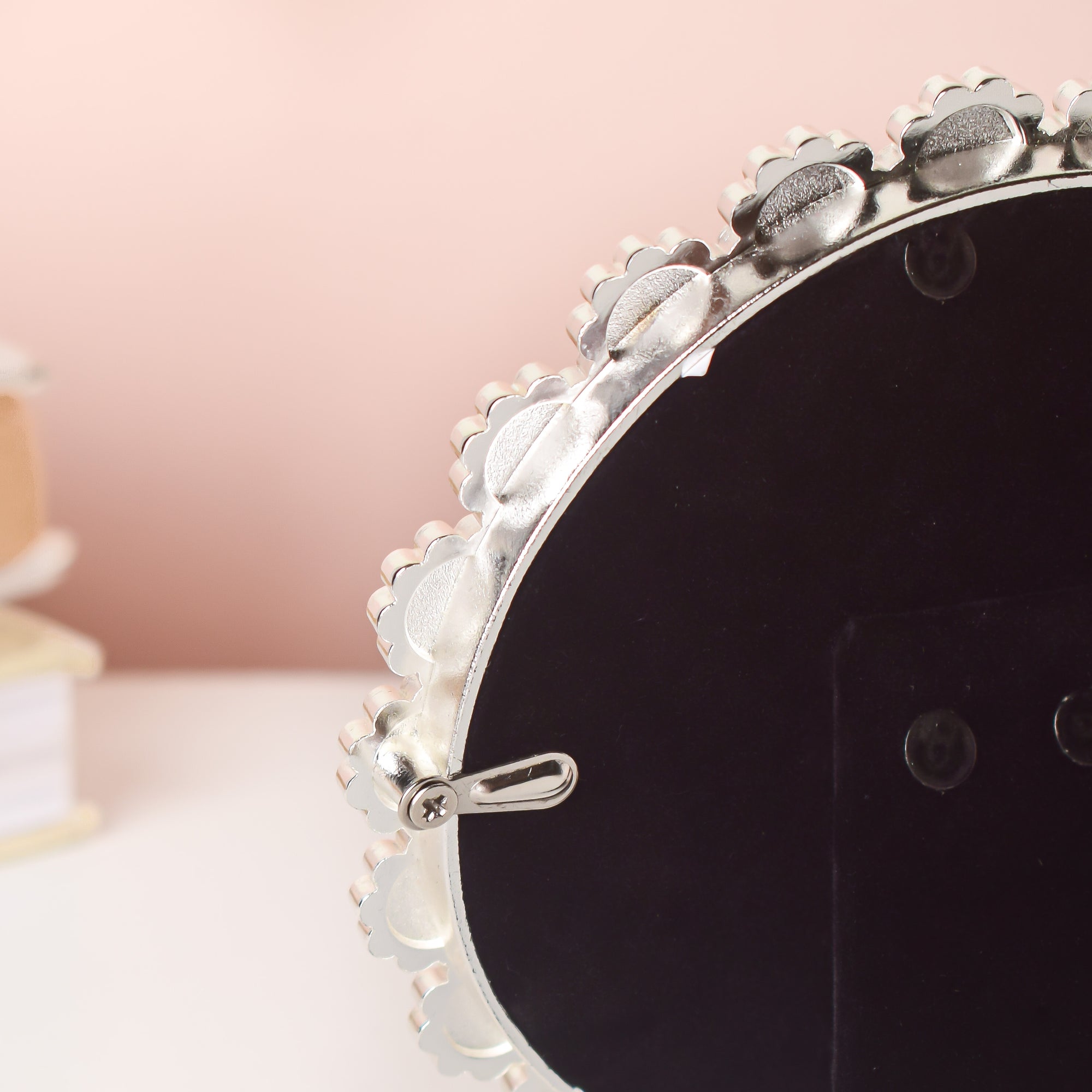 Sweet Daisy Round Photo Frame 5 Inch Online - Premium Photo Frame ...