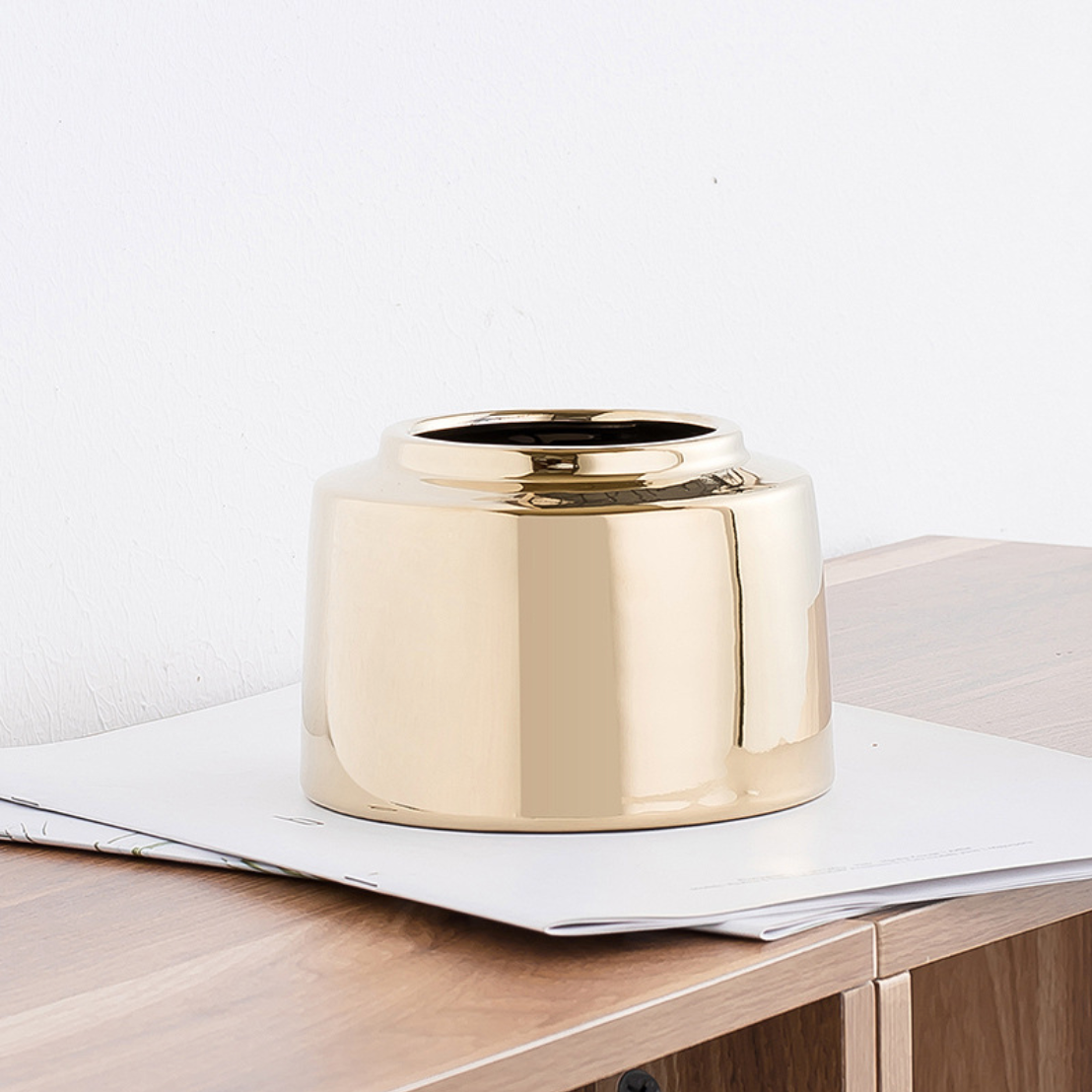 Golden Vase Online - Premium Vase | Nestasia