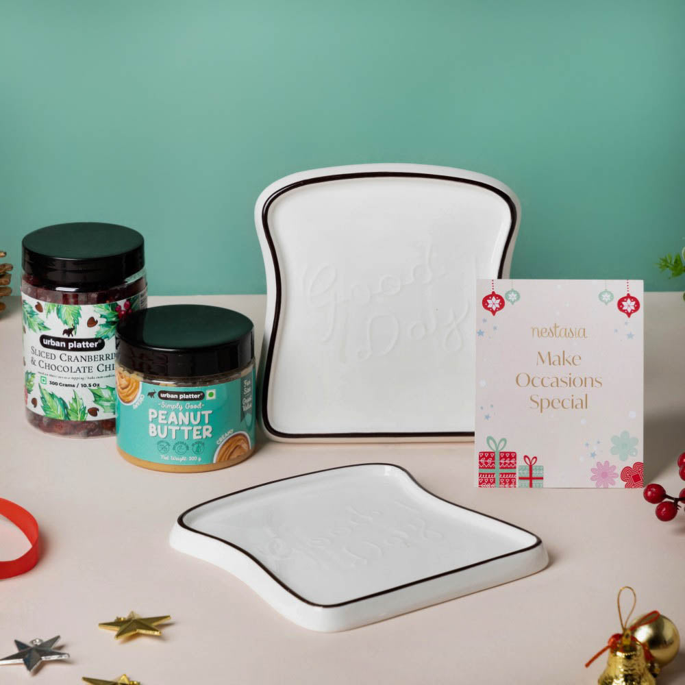 Feisty Breakfast Christmas Gift Hamper Set Of 4 Online - Premium Gift ...