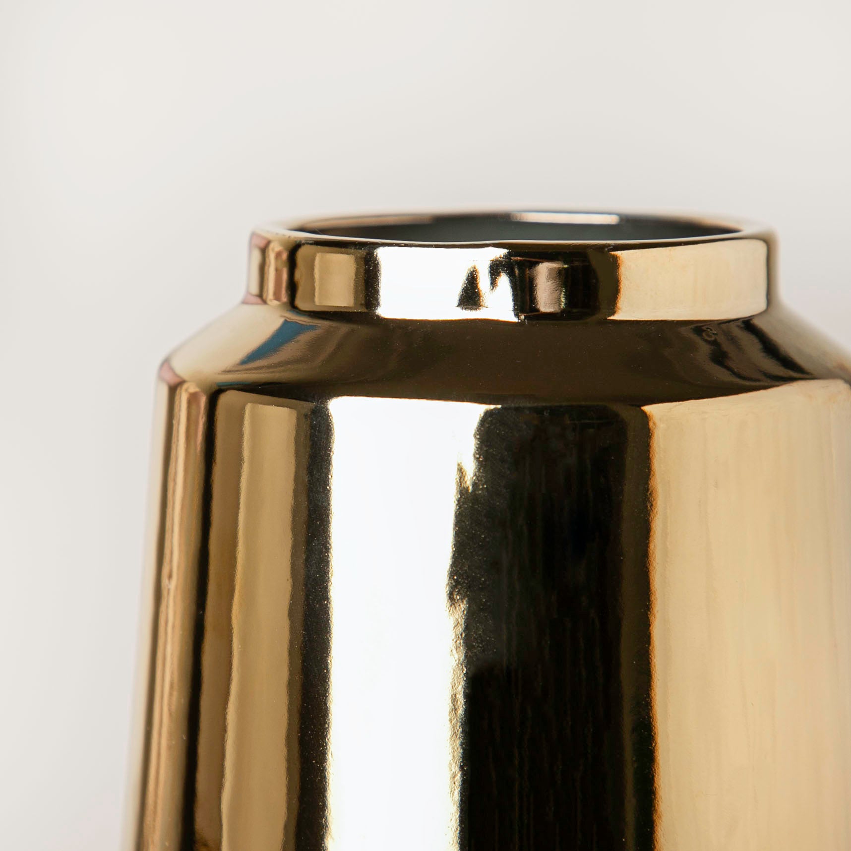 Modern Ceramic Vase Gold
