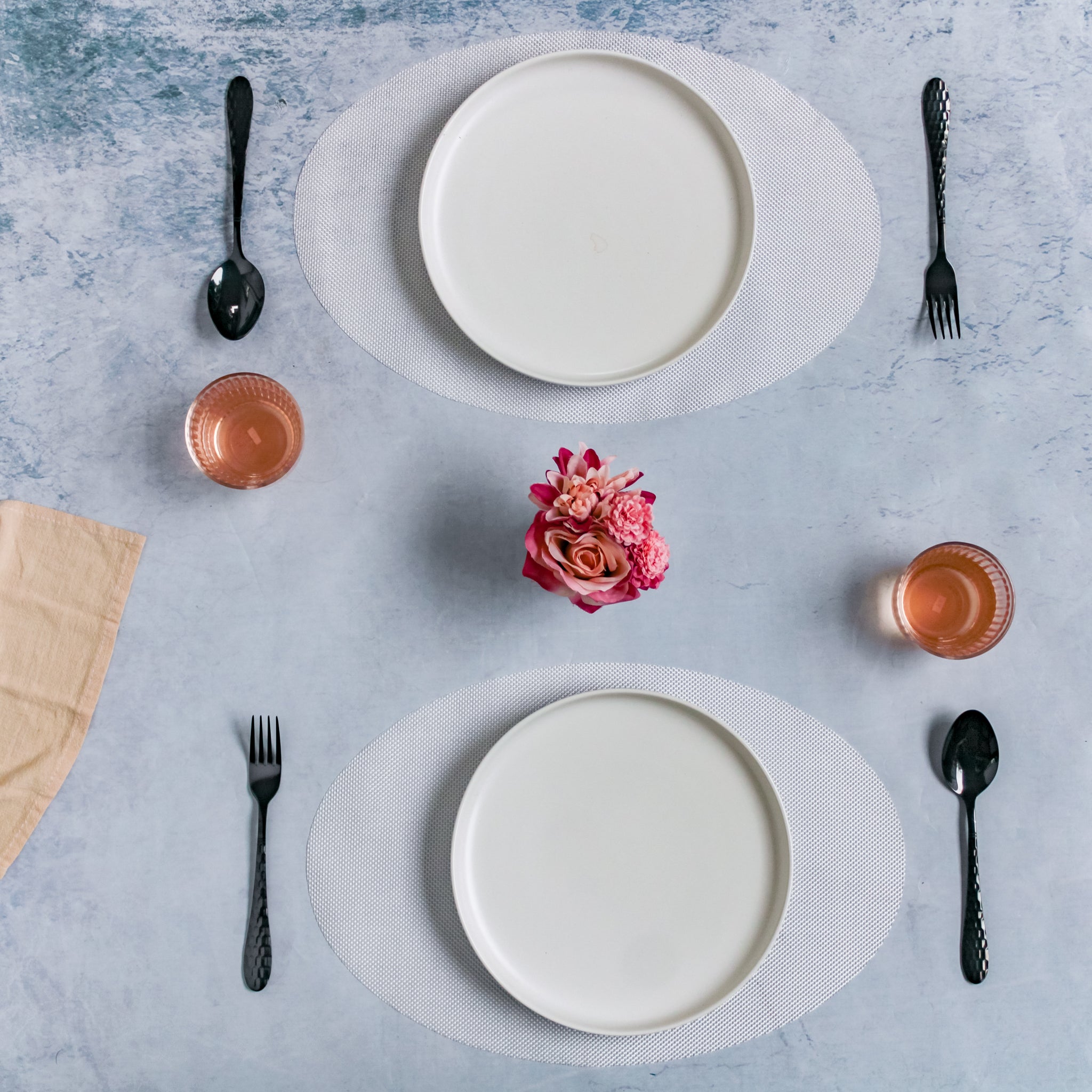 Oval Table Mat White Set of 2 Online - Premium Table Mat | Nestasia