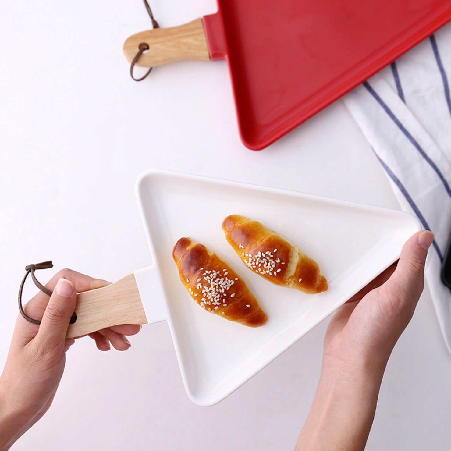 White Triangle Plate Online - Premium Platter | Nestasia