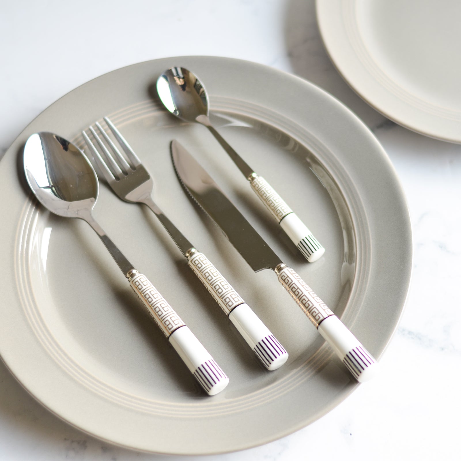Modern Cutlery Online - Premium Cutlery Set | Nestasia
